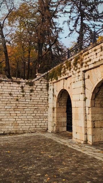 Елизаветинский цветник и Академическая галерея в Пятигорске