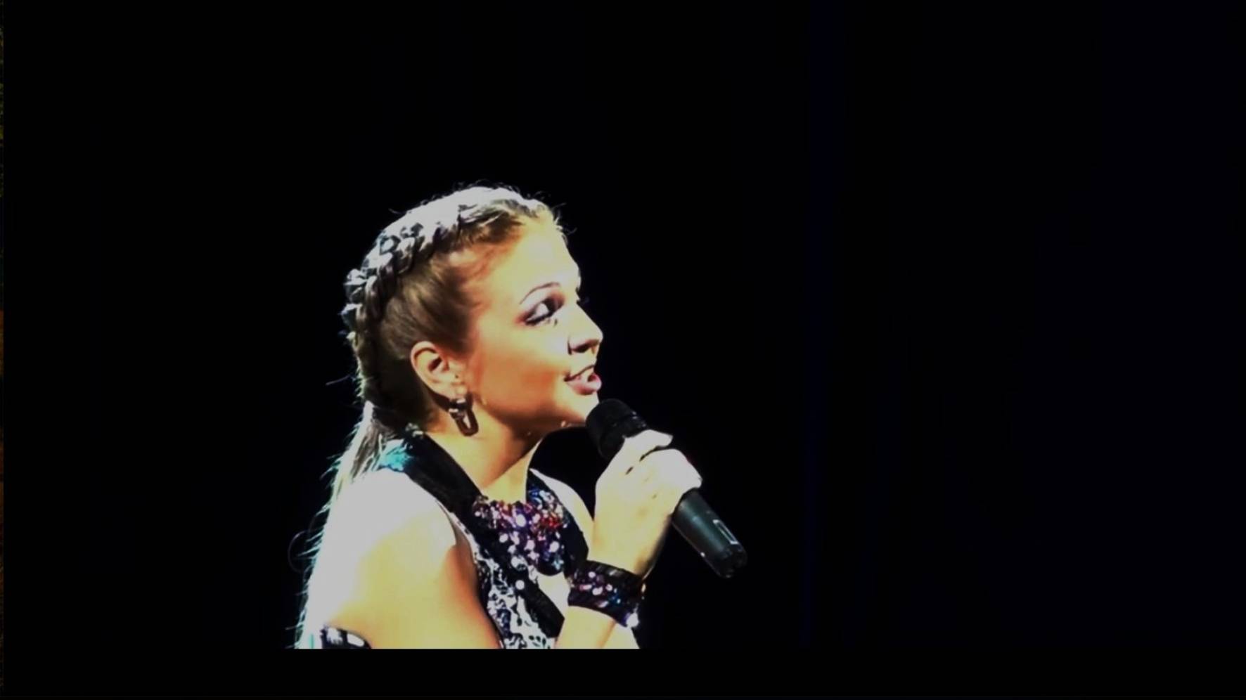 ПОСИДИМ ПО ХОРОШЕМУ..... (поет Марина Девятова. Саранск. 06.11.2012).