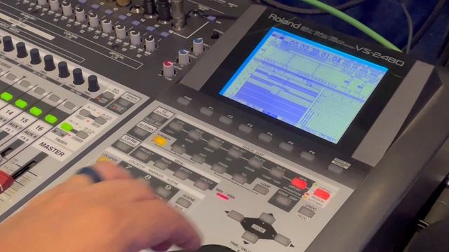 Auto Punch in, Punch out feature on the Roland VS2480 (1080p)