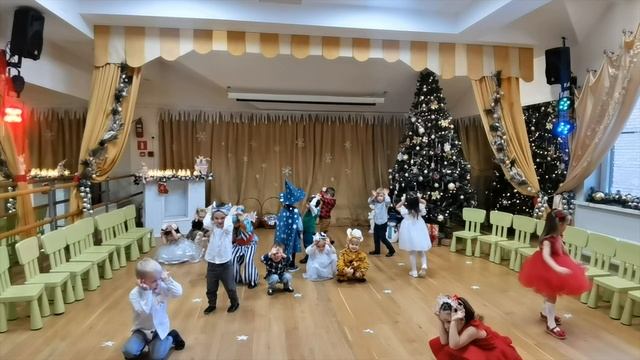 Игра со Снегурочкой в младшей группе