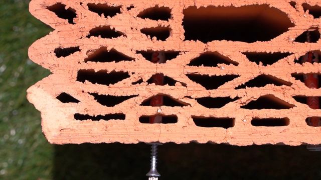 Ввинчивание шурупов в Керамоблок Керакам