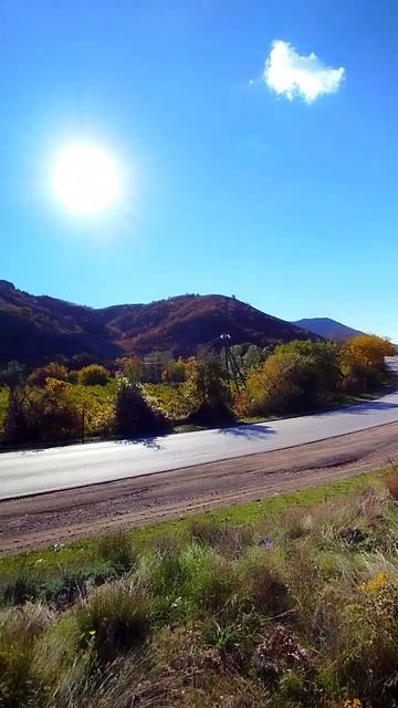 Золотая осень. Прогулка в горы. Цветные виноградники.