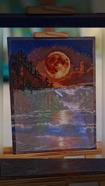 Луна над заливом.