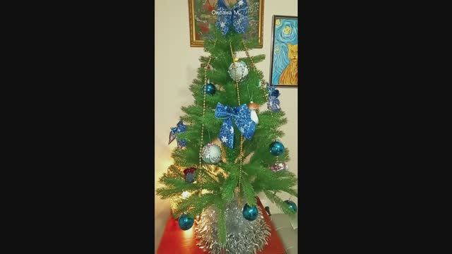 Мои прошлые новогодние ёлочки и некоторые вышивки