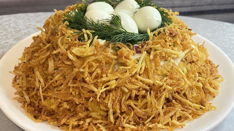 Праздничный салат "Гнездо глухаря"