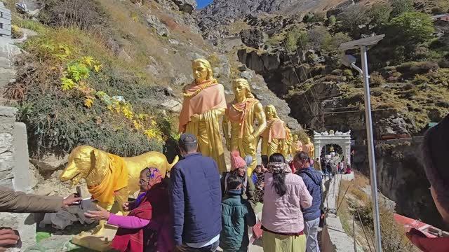 Бадринатх 2025. Часть  2. По пути братьев Пандавов. Сунита и Киран