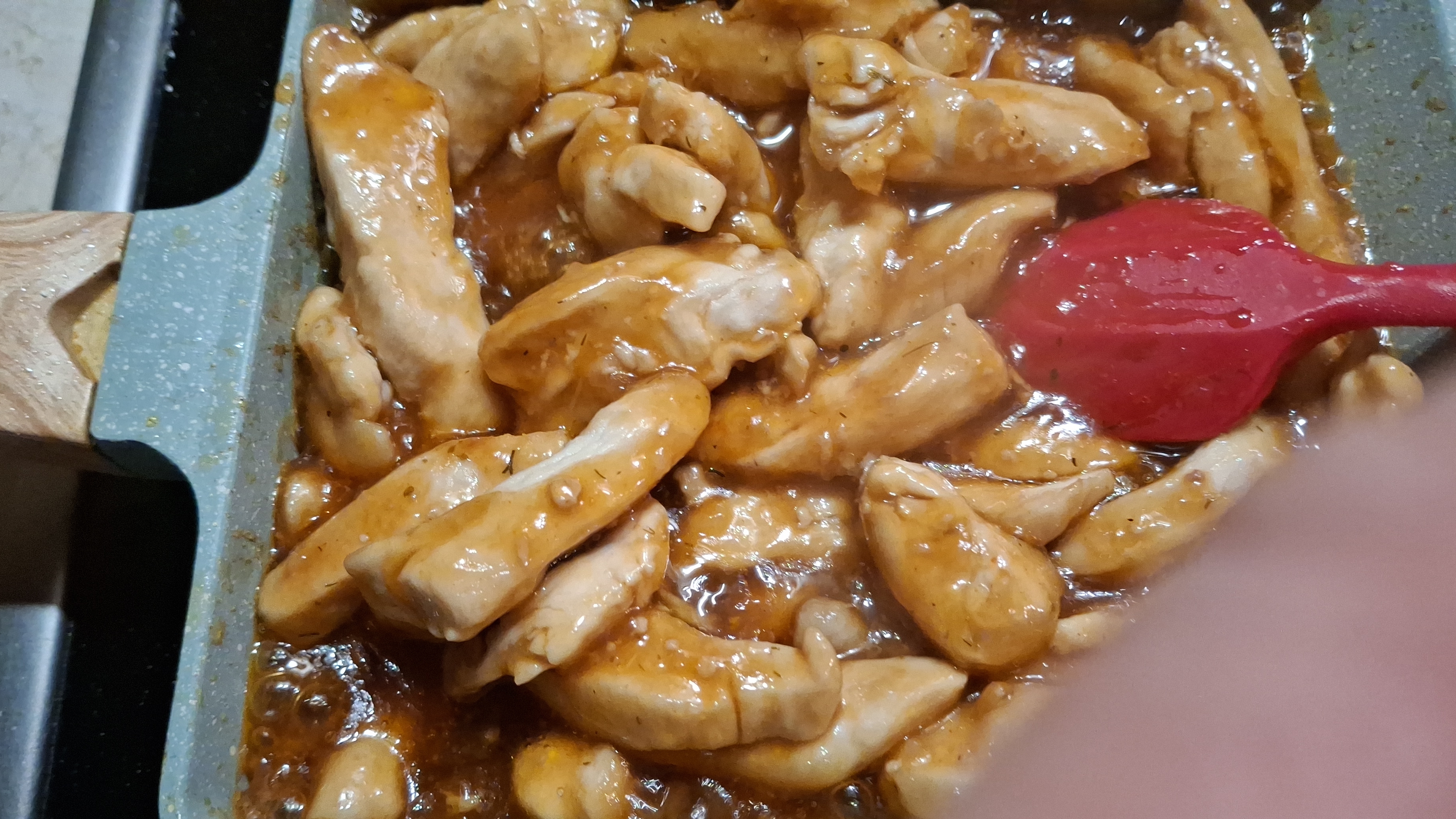 Мясо в кисло_ сладком соусе по домашнему.