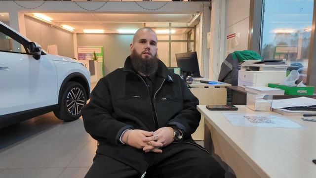 Когда в автосалоне никого нет...