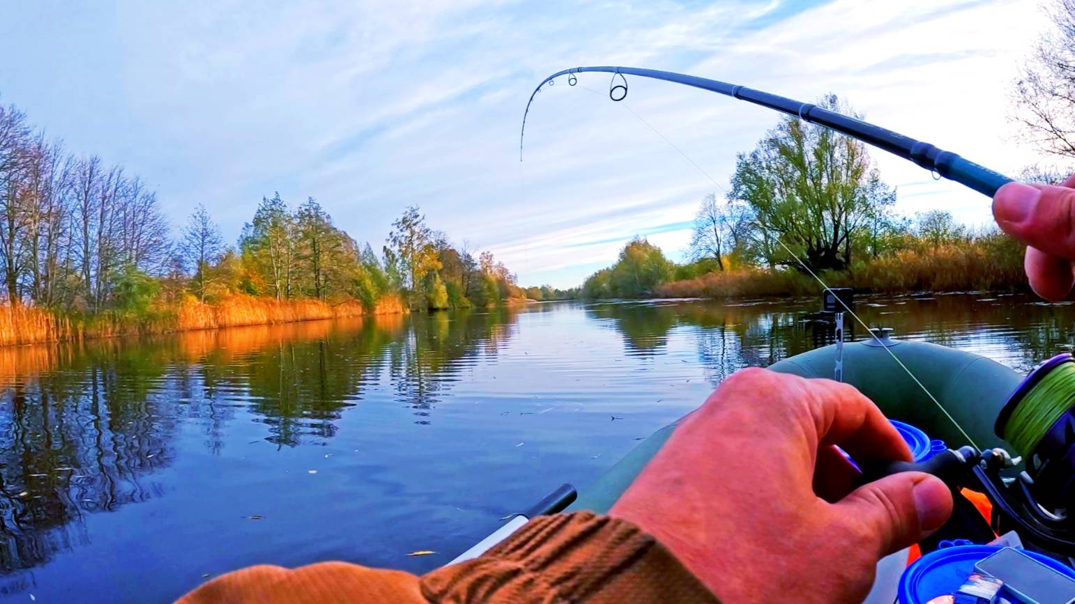 Она всадила так что я был в шоке!!! ОСЕННИЙ СПИННИНГ!