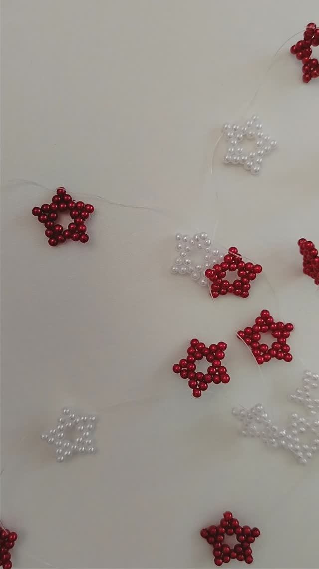 Новогодний декор из бусин - лента из звездочек