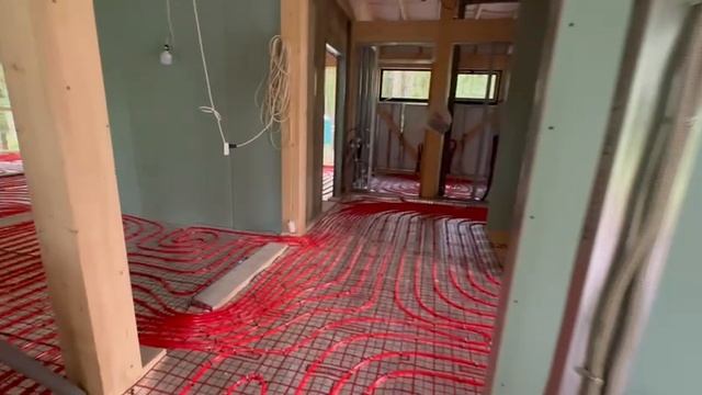 Укладка магистралей водяных труб для теплых полов на доме в стиле фахверк 203 м2 в Тишково