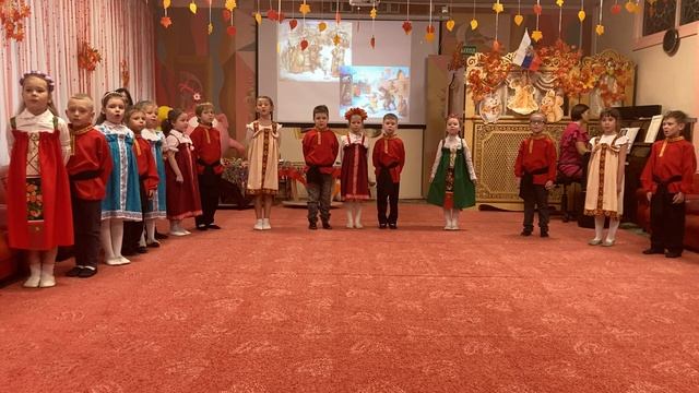 Песня "К нам пришла красавица осень золотая". Группа №9 "Ягодки"