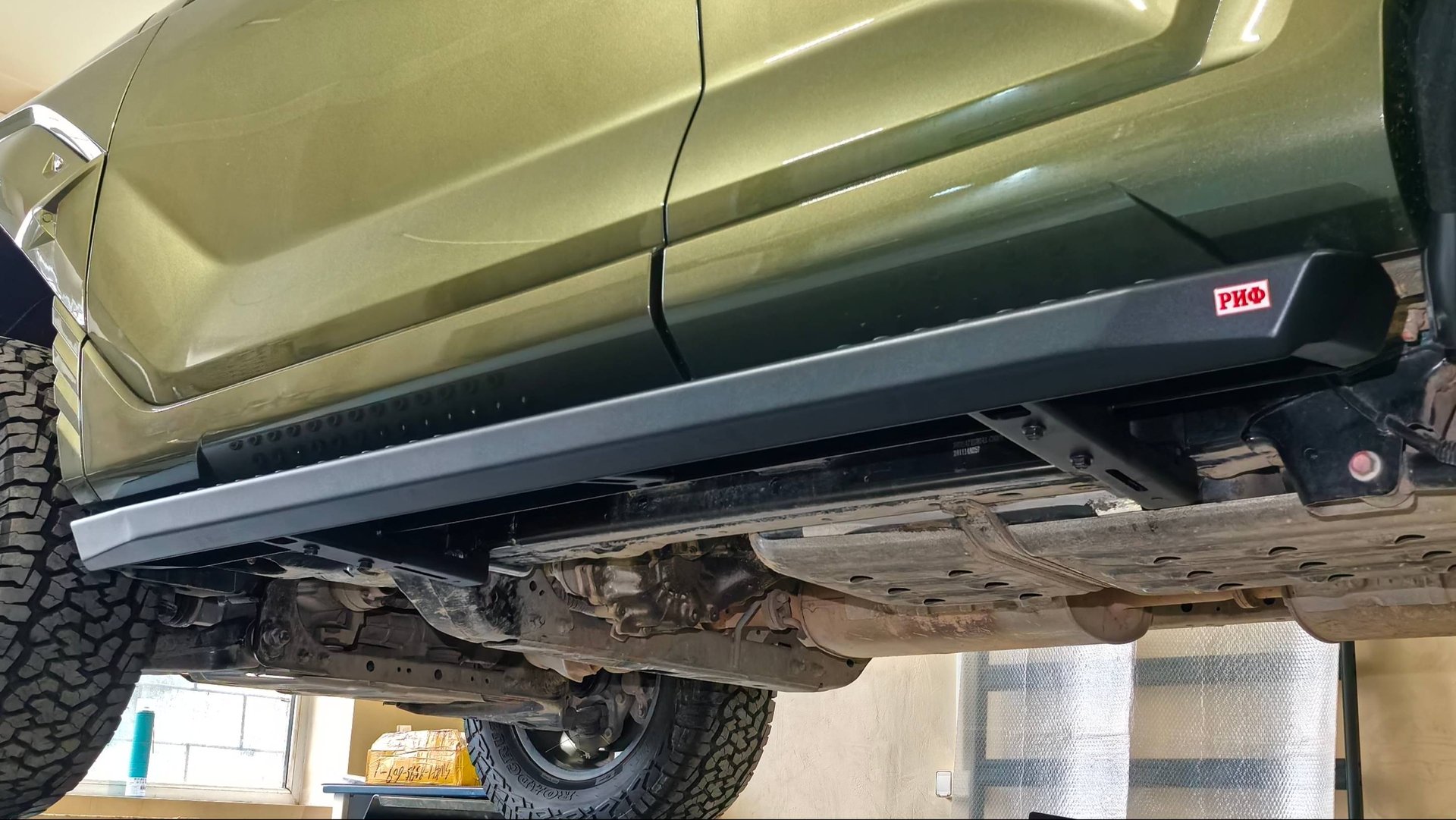 Tank 400 и силовые пороги РИФ: обзор и установка