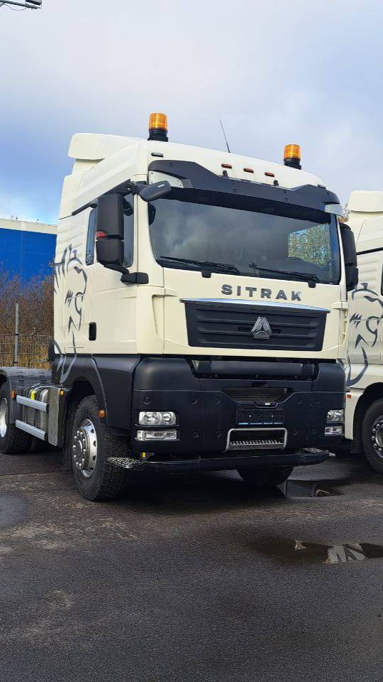 Строительный тягач SITRAK 6х4 на рессорах - то, что нужно для серьезной работы!