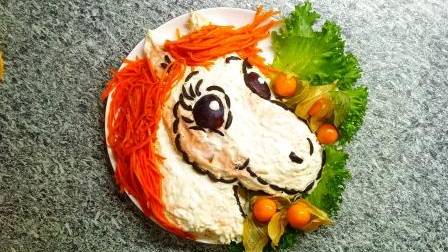 Вкусный салат на Новый год Лошадка Символ 2026 года