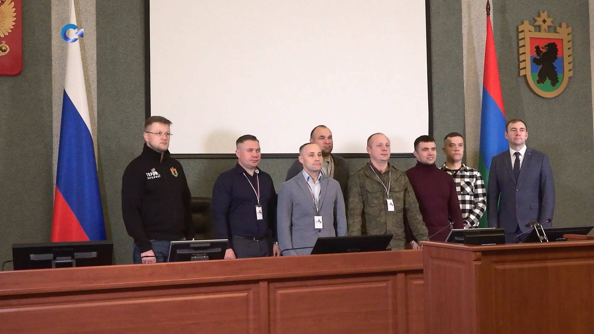 Участники программы «Герои Карелии» побывали на экскурсии в Законодательном Собрании республики