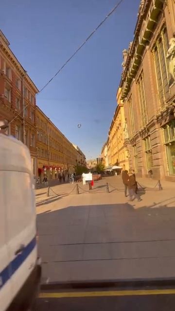 Санкт-Петербург. Едем по Невскому проспекту.