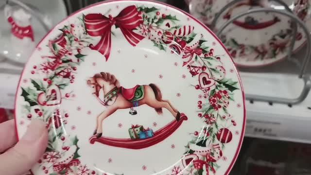 Выбираем подходящую посуду для новогоднего стола. Как встретить год Лошади достойно. 
Новый 2026 год