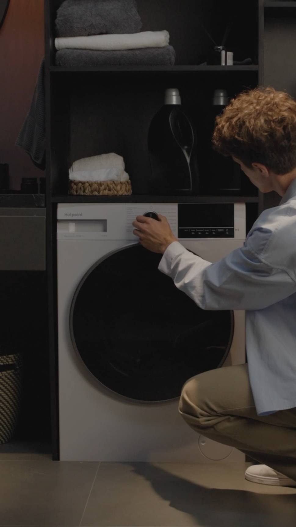 Узкая стиральная машина с функцией сушки и паром #Hotpoint WDSH 75549 VWX