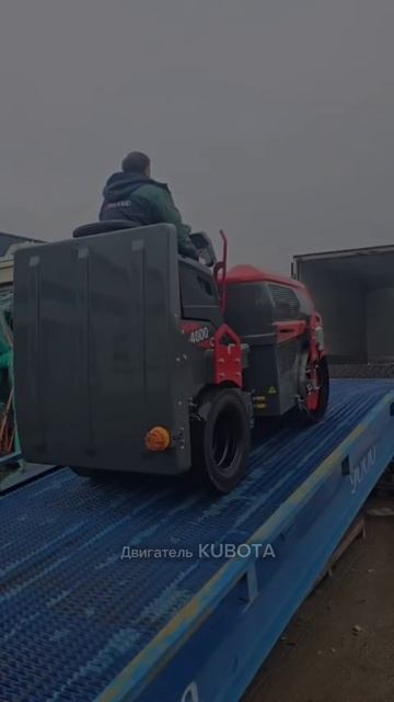 Дорожный каток MERKO MR4000C идеально подходит для уплотнения асфальта и других покрытий