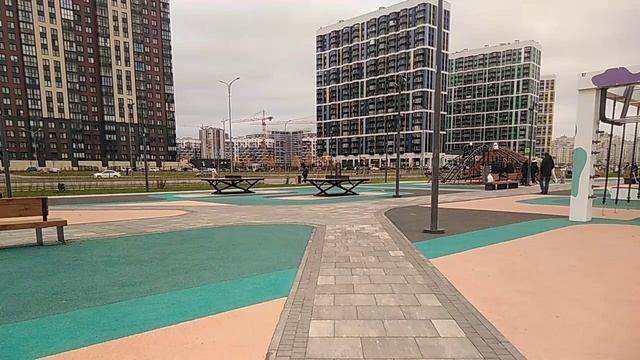 Спортивная площадка . Пр. Героев