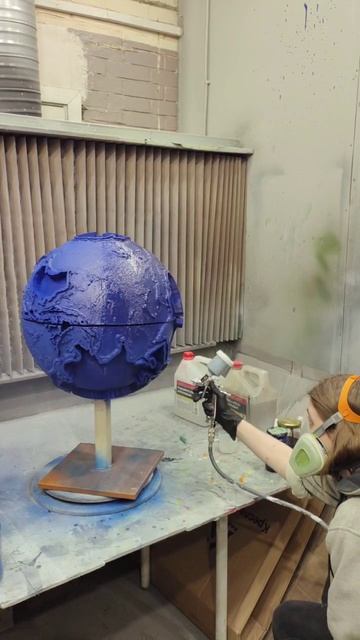 Покраска макета глобуса