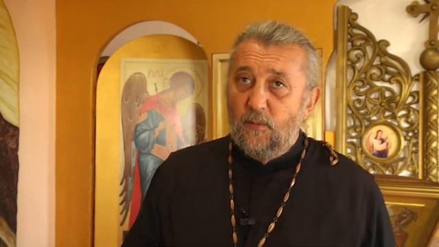 Что будет если алкоголика кормить освященной пищей? Священник Игорь Сильченков.