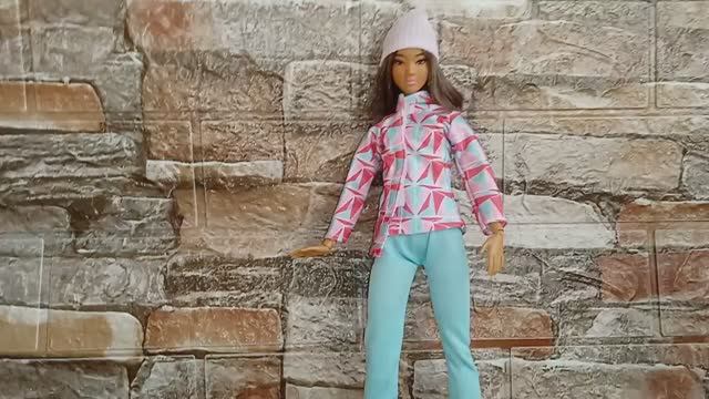 Обзор на зимний наряд, лыжи и сноуборд для Барби