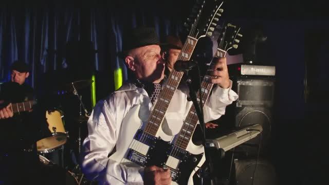 Звезда.       поет Сергей Кадуков автор стихов и музыки