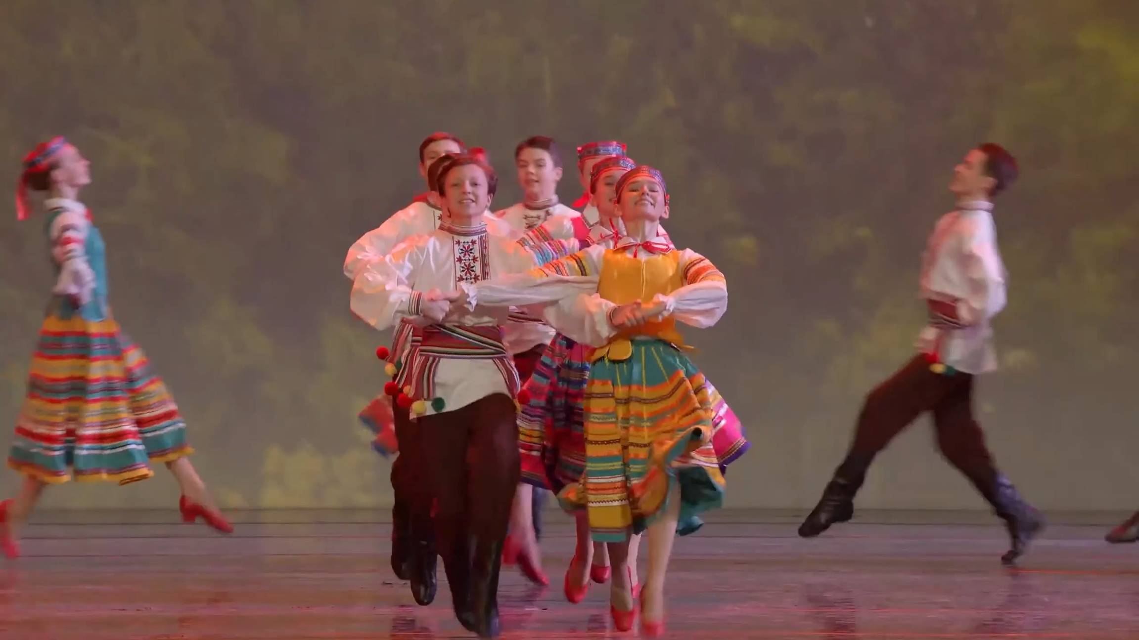 "Лявониха", Училище при ансамбле имени Моисеева "Lyavonikha", School-studio at the Moiseyev ensemble