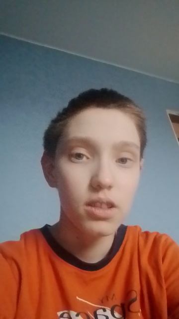 в этом видео говарю что я вышел на каникулы и меня дома оставили.