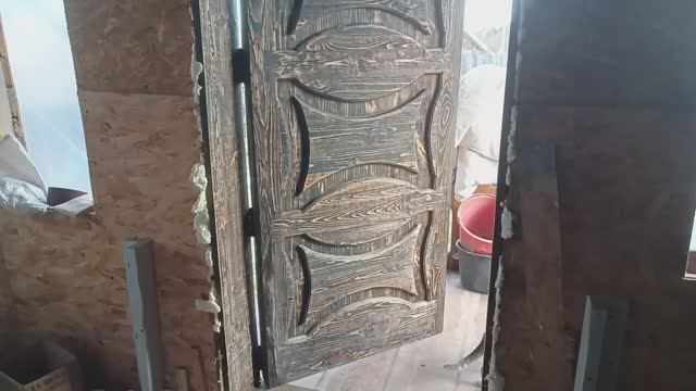 Делаю двери оригинального дизайна своими руками.