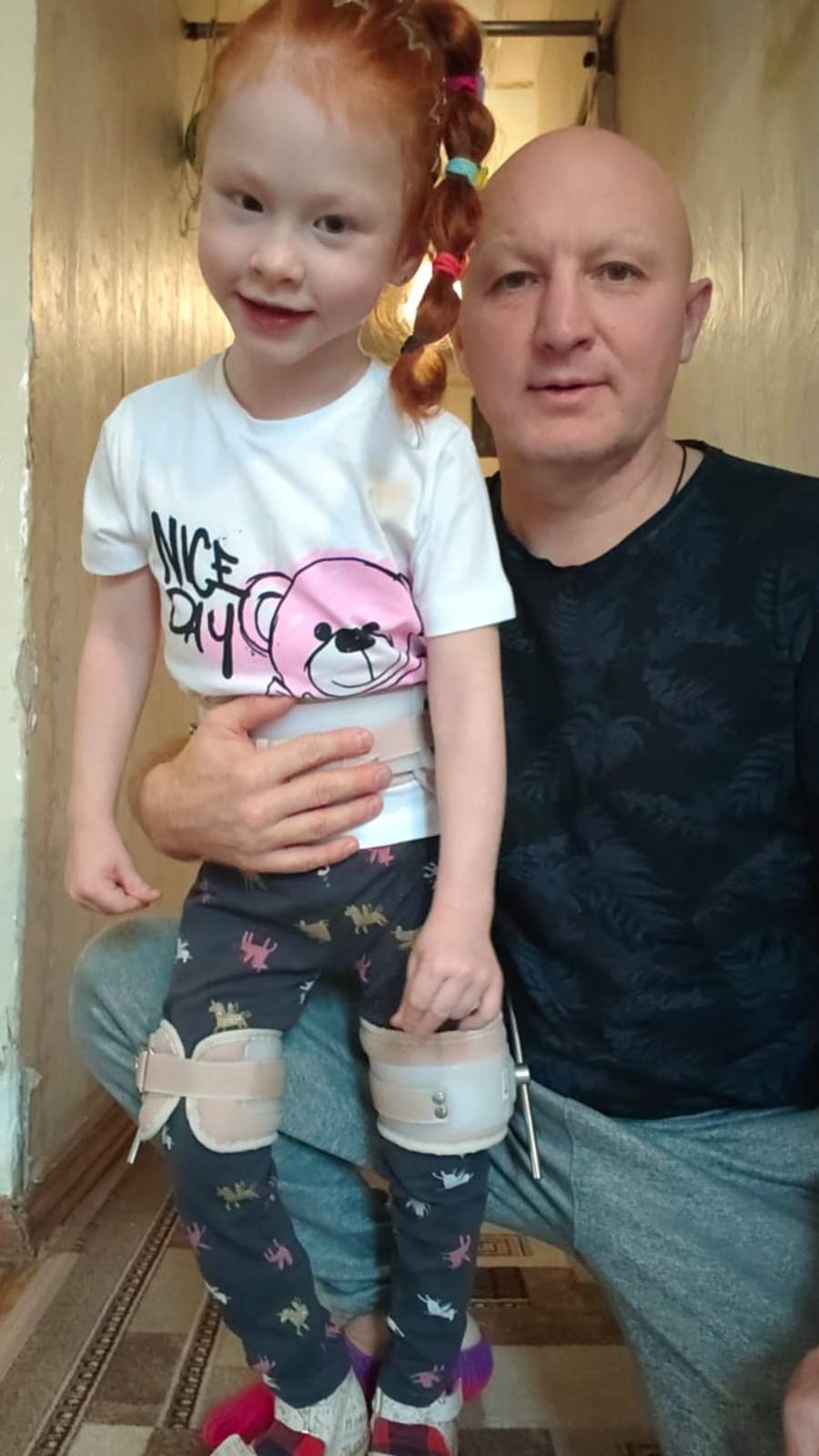 Яна учится ходить