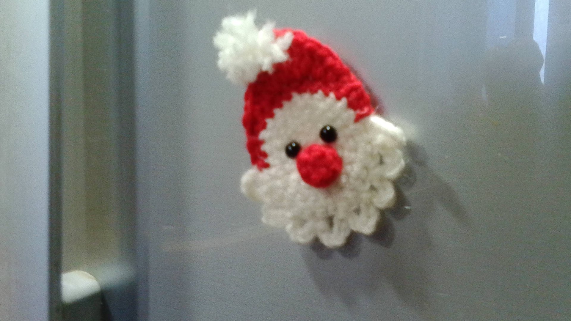 мини - санта Клаус. МАГНИТ НА ХОЛОДИЛЬНИК