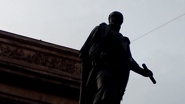 Памятник полководцу Барклаю де Толли в Санкт-Петербурге