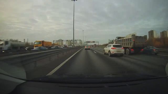 Россия. Санкт-Петербург. 31.10.2025. 2/2