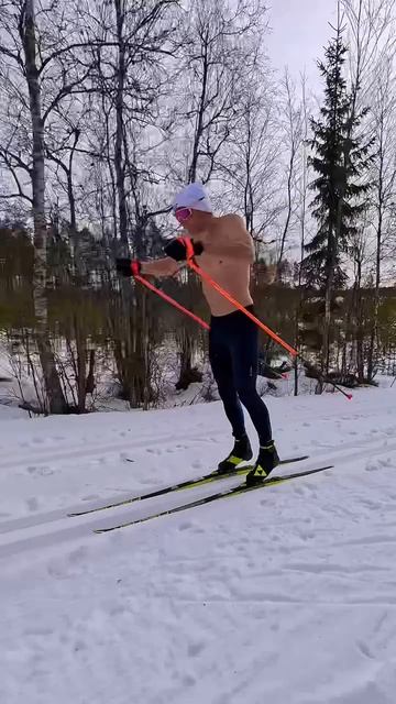 Каждый развлекается как хочет