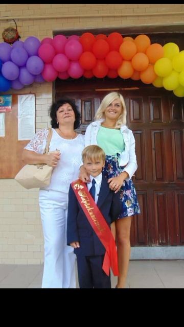 клип-песню про бабушку