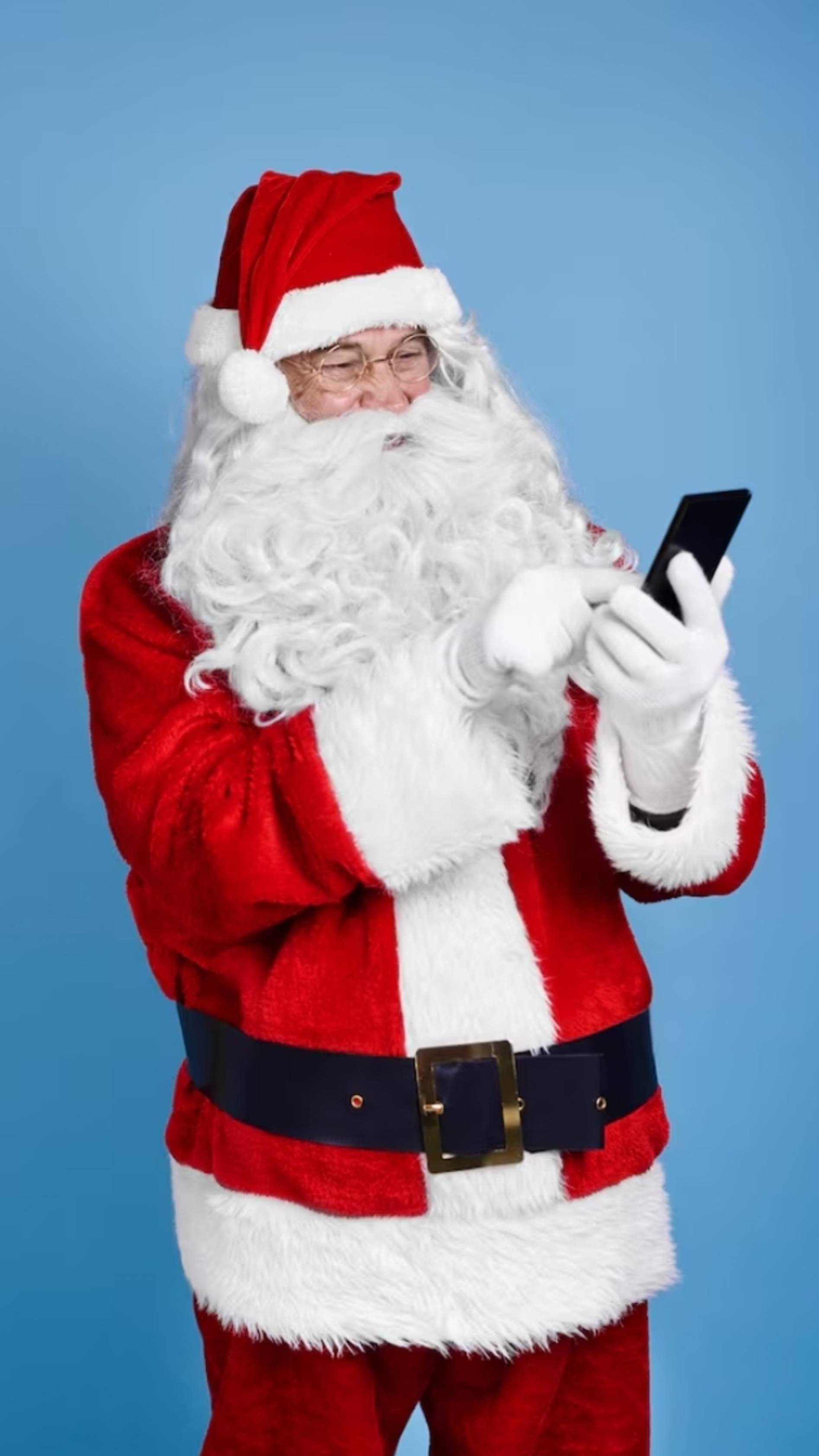 Шутка- дедушка гони айфон