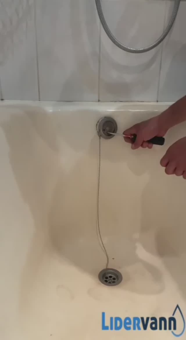 Установка акрилового вкладыша в ванну