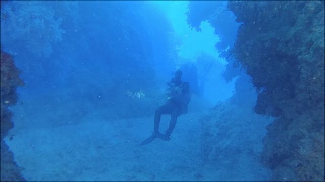 Погружение на "Малый каньон". Три острова, Текирова.