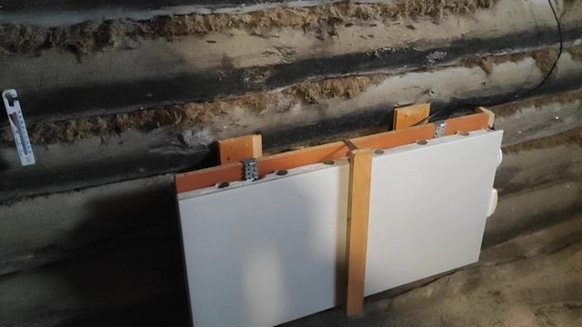 Установка самодельного керамического обогревателя в курятник. Птицы рады.