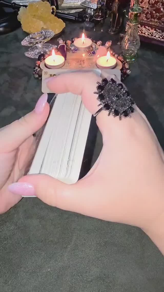 🔮 Таро Звёзд: какую эмоцию ты вызываешь у него?