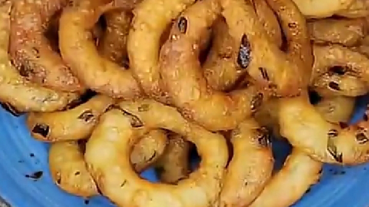 Картофельные КОЛЬЦА с луком и чесноком...🍟😋    Рецепт ⤵️