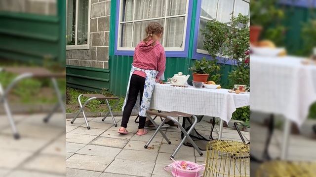 Чаепитиё на улице в деревне