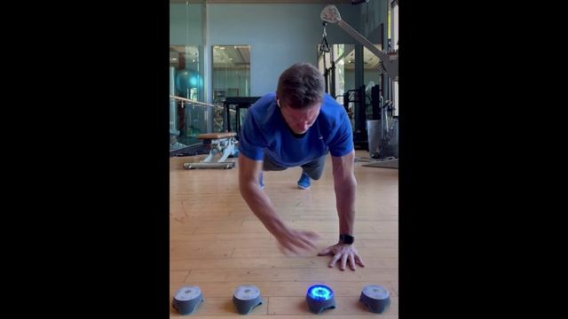 Планка, отжимания, вертикальная складка