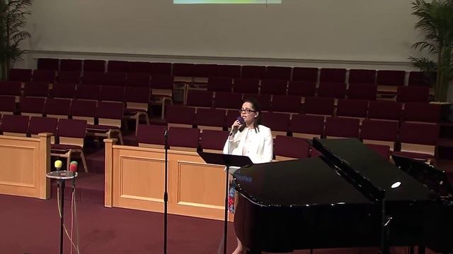 Улыбается небо синее..