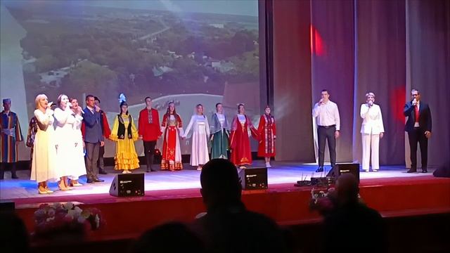 Концерт в честь Дня народного единства открыли гимном России