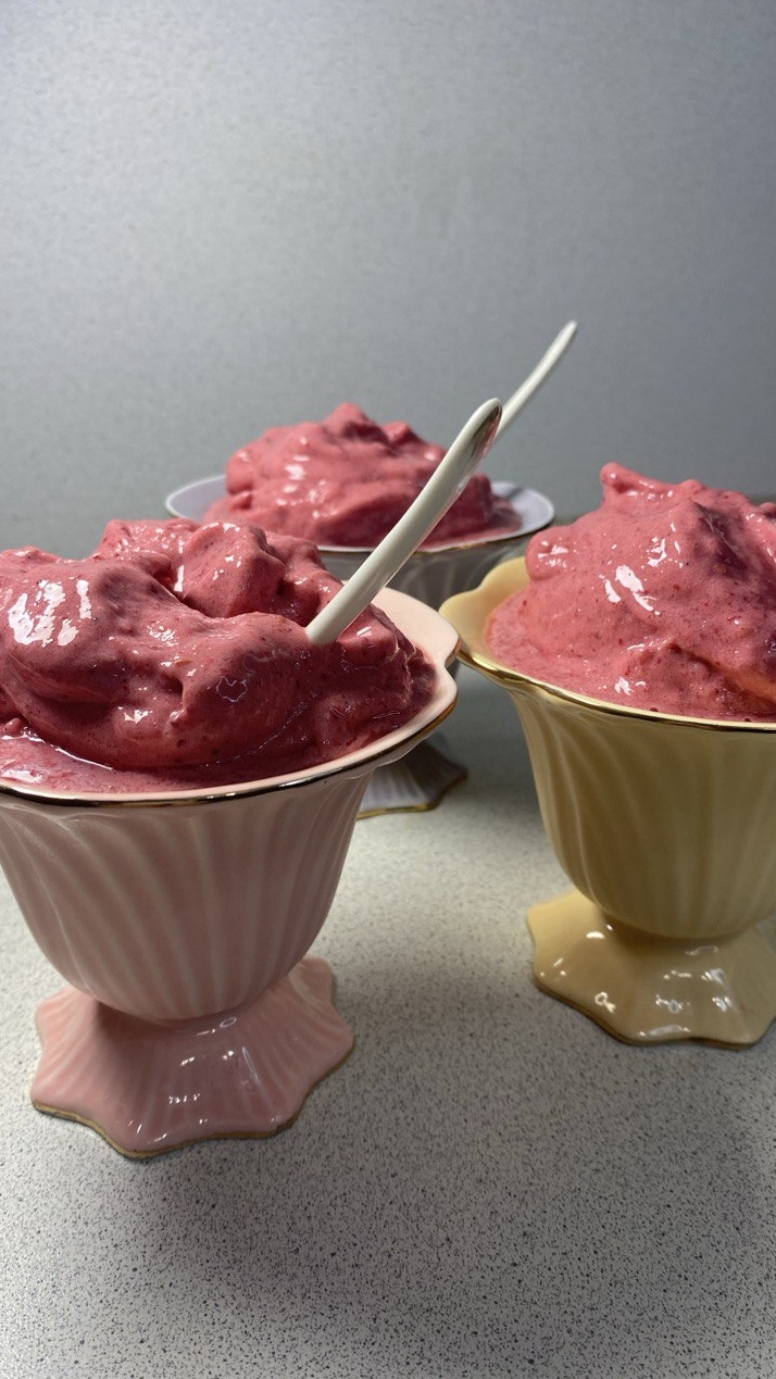 КОКТЕЙЛЬ-МУСС из замороженных ягод.Ягодный десерт.