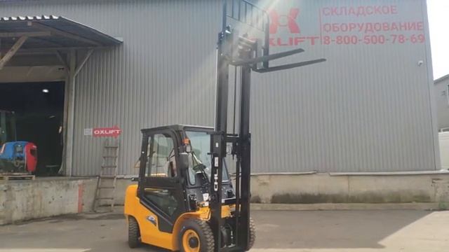 Видеообзор на дизельный вилочный погрузчик CHL CPCD25 2,5т 3м SS с остекленной кабиной
